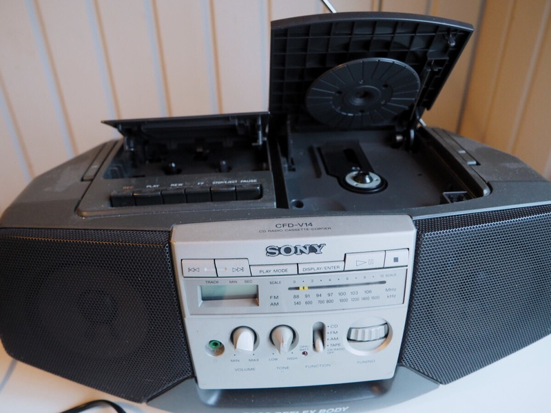 Sony CDF-V14 CD-Radio-Kasettinauhuri - Huuto.net