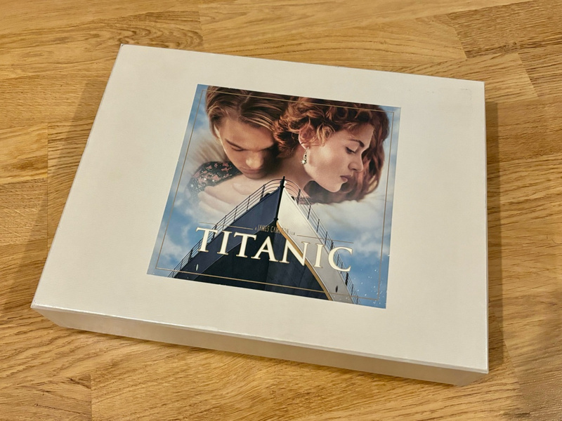 Titanic VHS Collector's Edition keräilyboksi, paljon tavaraa - Huuto.net
