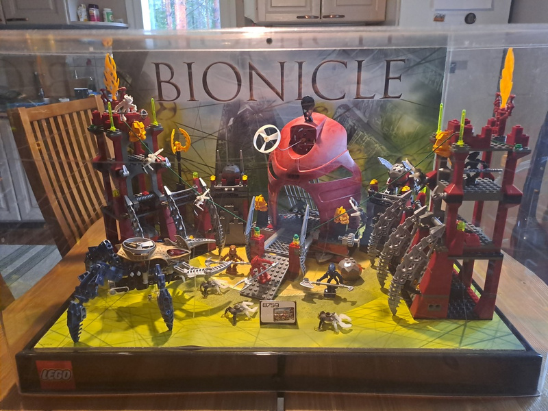 Lego Bionicle: Battle of Metro nui Display Case - Huuto.net